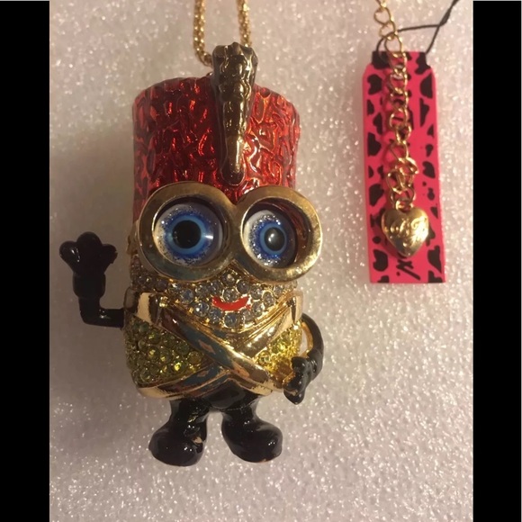 Jewelry | Crystal Hawaiian Tiki Minion Robot Necklace | Poshmark